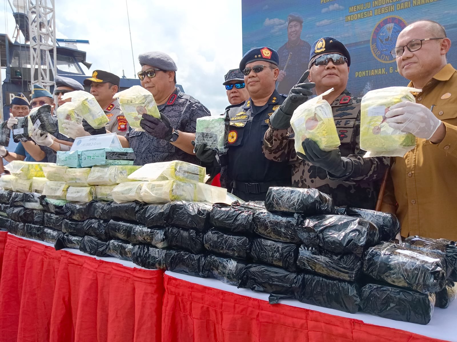 Operasi PURNAMA Gagalkan Penyelundupan 130,97 Kg Sabu dari 11 Tersangka - Berkatnews TV